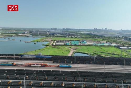 World's first railroad-bridge operating machine triples efficiency