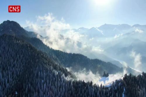 Charming view of NW China's Tianshan Mountains after snowfall